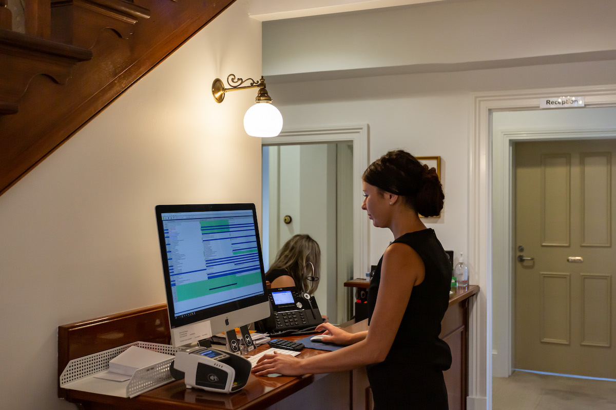 Mobile Appointment Check-in - HotDoc